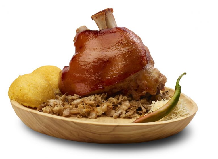 Mancare Traditionala Romaneasca in Restaurantul Caru' cu bere